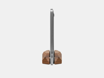 Laptop Dock - Vertical laptop stand | Oakywood.shop