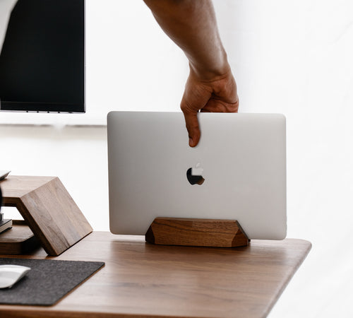 Laptop Dock - Vertical laptop stand | Oakywood.shop