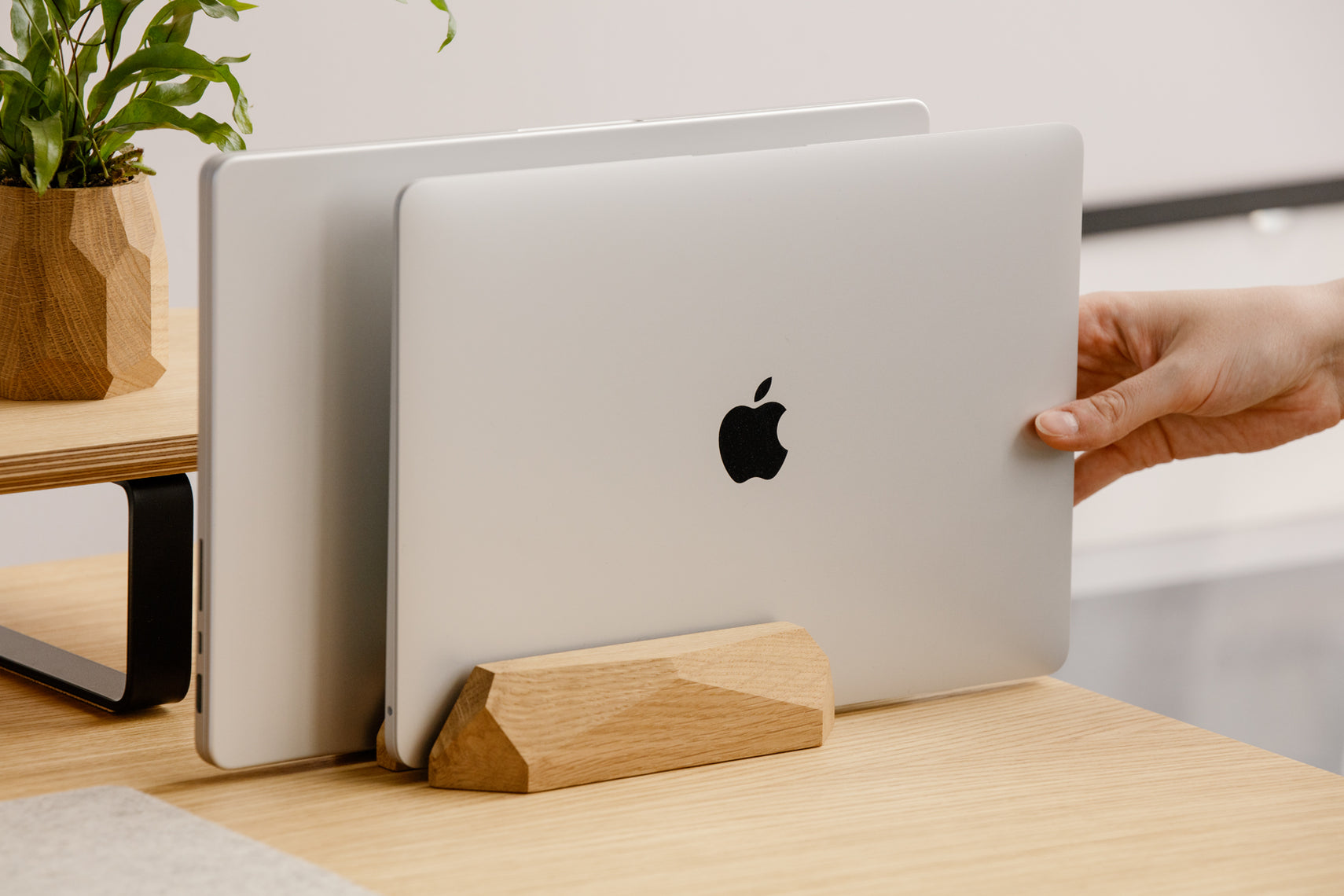 Dual Laptop Dock - double laptop vertical dock | Oakywood.shop